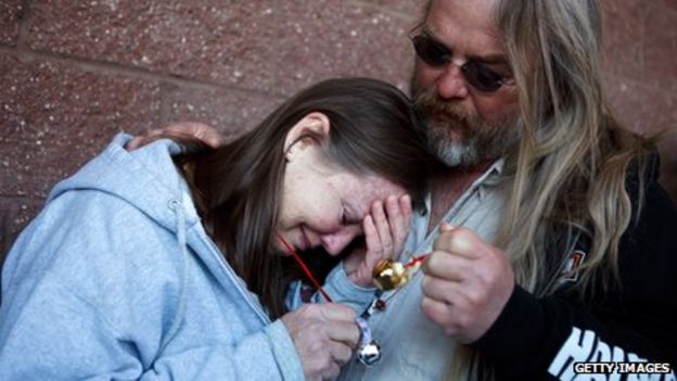 Tucson remembers victims of shooting one year on - BBC News