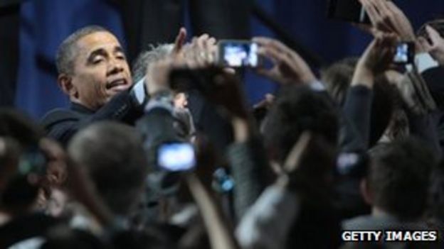 Obama 2012 campaign raises $68m in final 2011 quarter - BBC News
