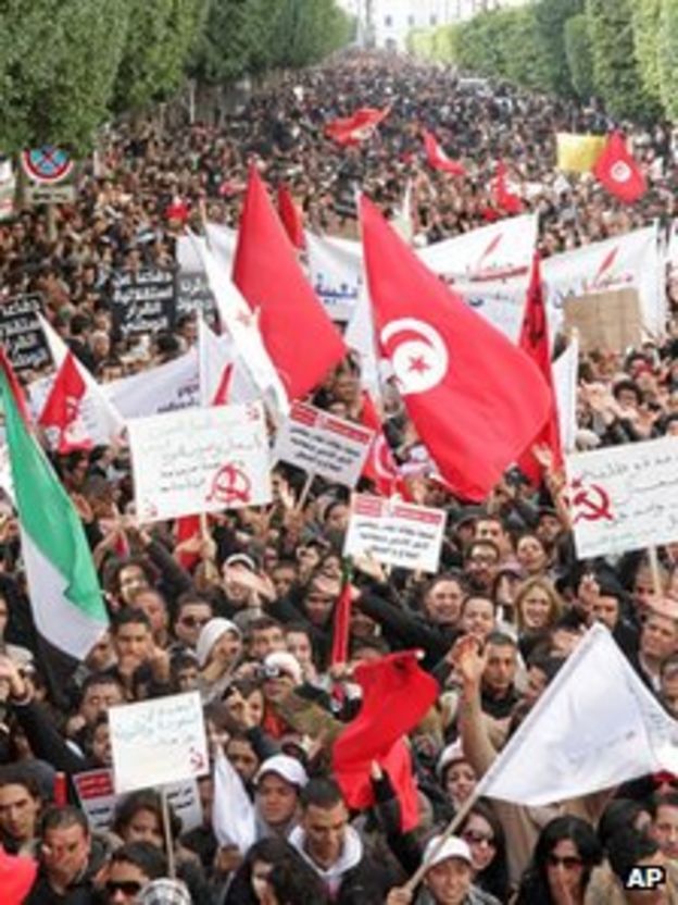 Tunisia uprising: Country marks year since Ben Ali fled - BBC News