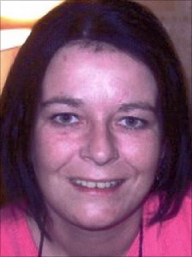 Sarah Melia stab death anniversary appeal - BBC News