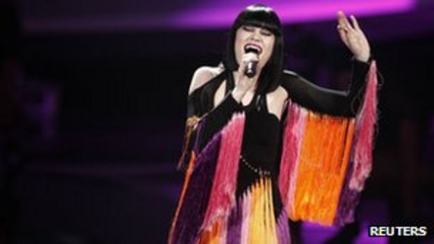 Jessie J's Domino topples Flo Rida - BBC News