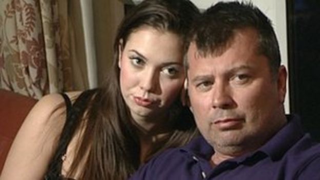 Costa Concordia passenger Amelia Leon 'lucky to be alive' - BBC News