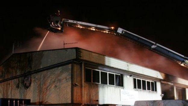 Two hurt in explosion at Poole dry cleaners - BBC News