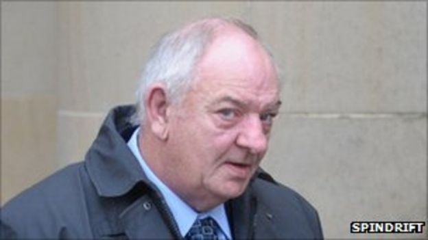 Jack Frew murder trial hears schoolboy had windpipe cut - BBC News