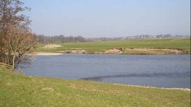 'Emergency measures' needed to stop River Lune drying up - BBC News