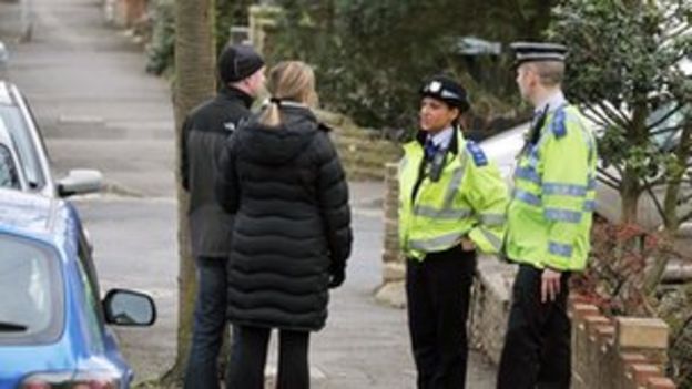 Man arrested after girl mauled in Chingford dog attack - BBC News