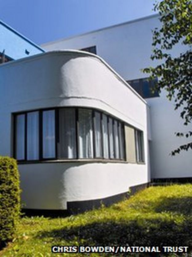 High Cross House at Dartington opens to public - BBC News