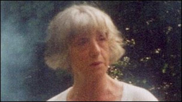 Pledio'n euog i lofruddio a threisio gwraig yn Sir Gâr - BBC Cymru Fyw