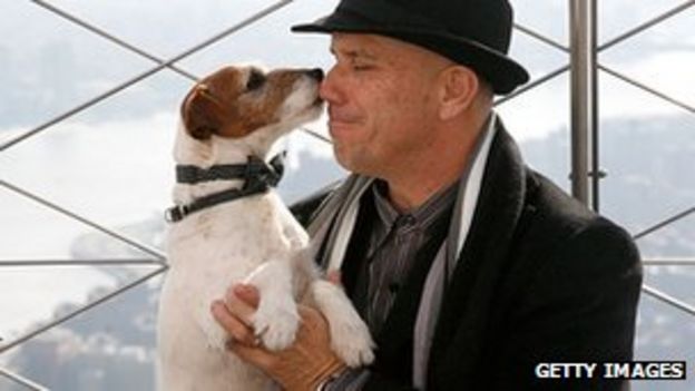 Uggie the dog to retire, says trainer - BBC News