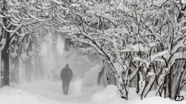 Deaths in Ukraine and Poland in freezing Europe weather - BBC News