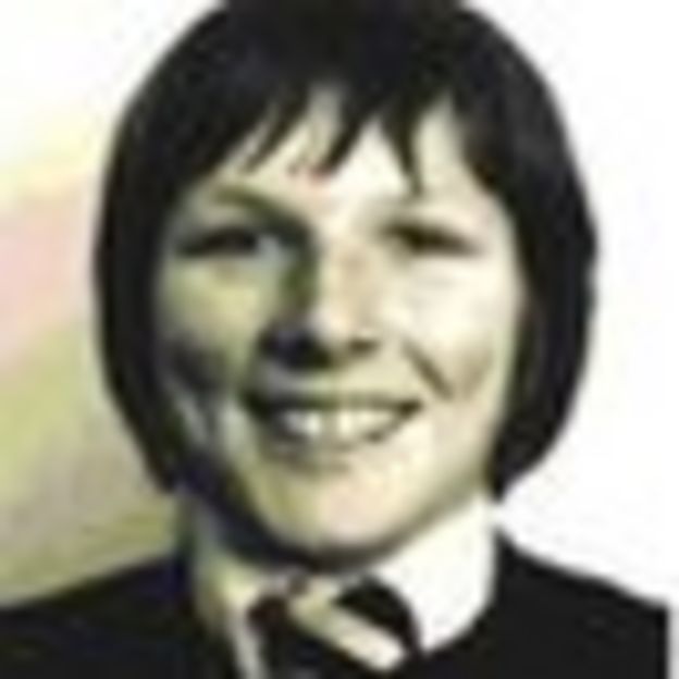 Your view: RBS bank boss turns down £1m shares bonus - BBC News