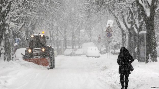 Pictures: Deadly freeze across Europe - BBC Newsround