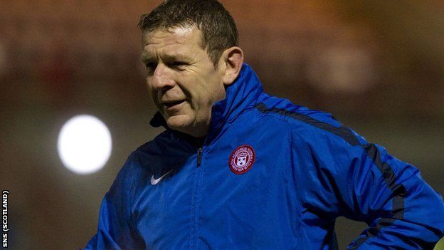 Driving ban for former Scotland goalkeeper Andy Goram - BBC News