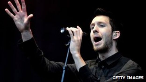 Calvin Harris named top hitmaker in Music Week - BBC News