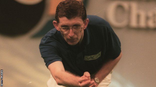 Wales' John Price seals Grand Prix quarter-final spot - BBC Sport