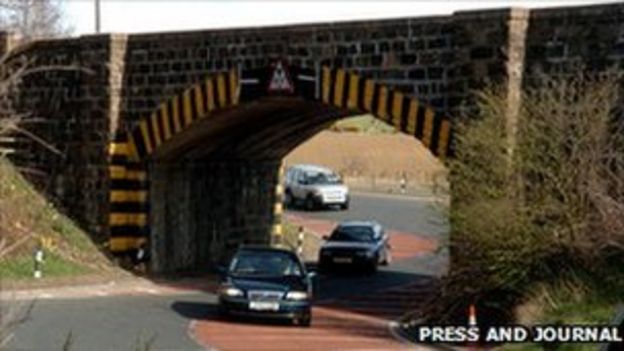Inveramsay Bridge and Haudagain roundabout funding announced - BBC News