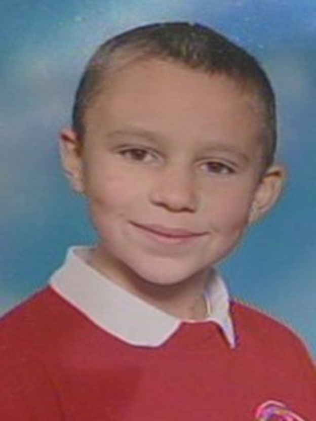 Haydn Wileman's mother wants nut allergy research - BBC News