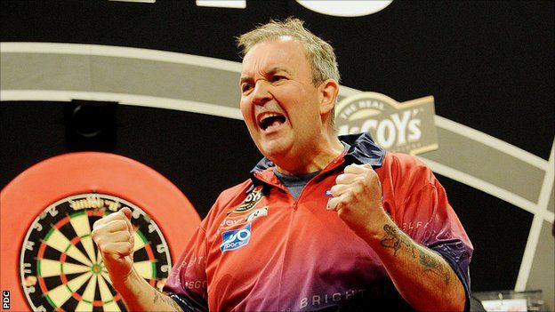 Nine-darter for Phil Taylor in Premier League victory - BBC Sport