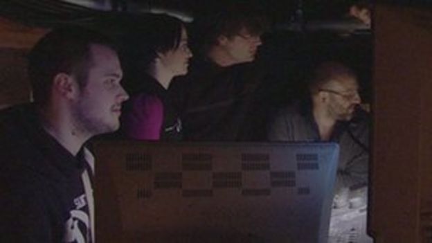 Digital Drama: The technology transforming theatre - BBC News