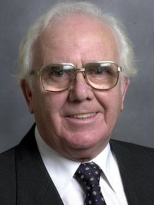 Christopher Traynor: Joe Benton calls for inquiry - BBC News