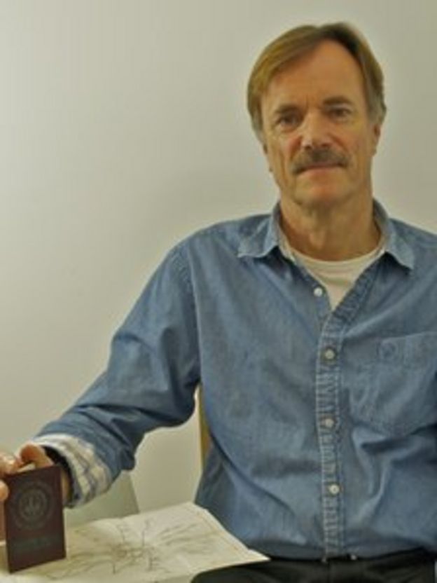 London 2012: Games Maker follows in family footsteps - BBC News