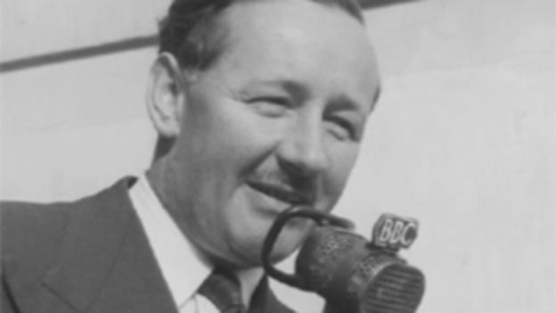 The Story of Wales: Huw Edwards homage to TV historians - BBC News