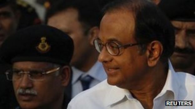 Delhi police 'prevent bomb plot' - BBC News