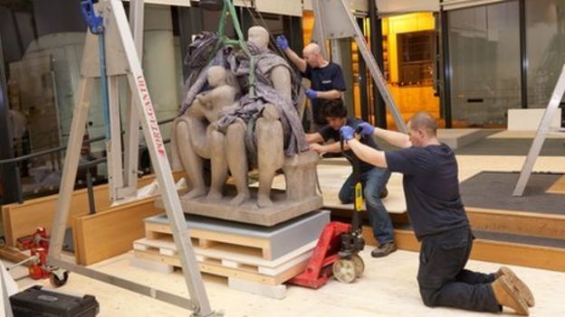Henry Moore's Harlow sculpture moves to London - BBC News