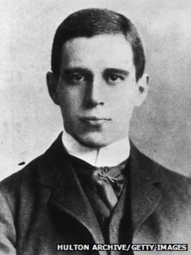 Antarctic mission: Who was Captain Lawrence Oates? - BBC News