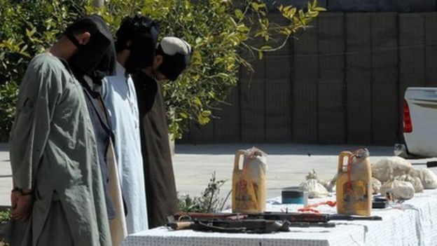 Pakistan Taliban divided on talks issue - BBC News
