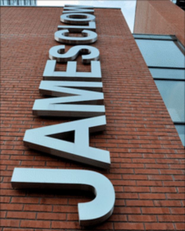 Men do not have to complete James Clow apartment purchase - BBC News