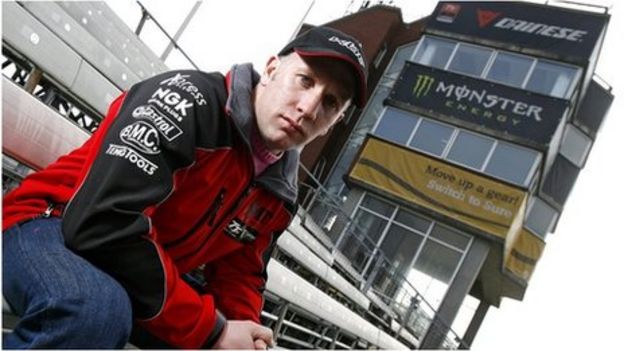 TT 2014: Second competitor, Karl Harris, killed in race - BBC News