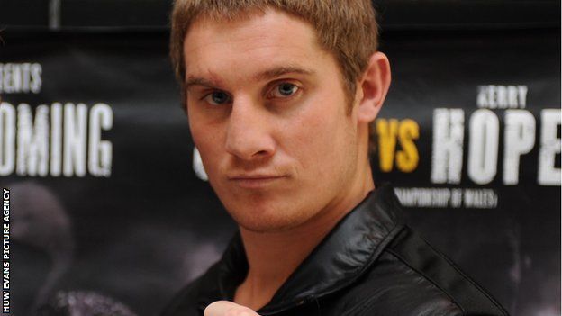 Wales' Kerry Hope savours European middleweight title win - BBC Sport