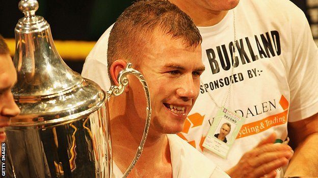 Gary Buckland retains British title in style - BBC Sport