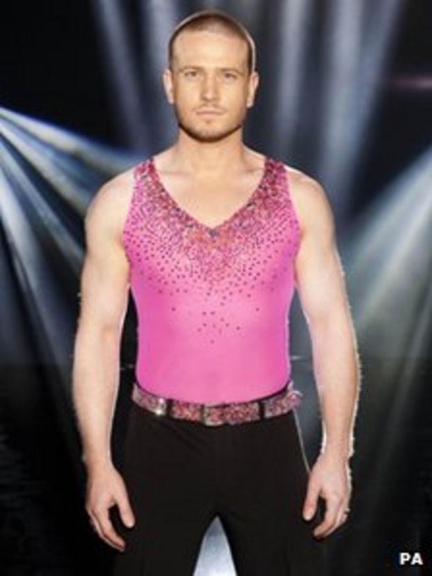 Emmerdale's Matthew Wolfenden wins Dancing on Ice - BBC News