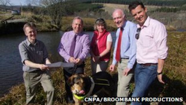 Grant allows bridge over River Don to be rebuilt at Strathdon - BBC News