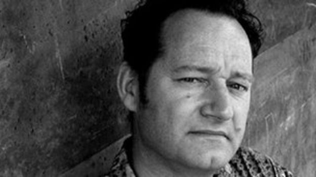 Playwright Richard Bean attacks 'legal ticket touts' - BBC News