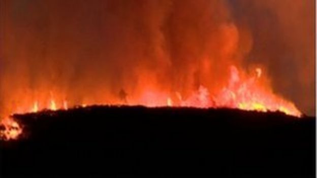 Large gorse fire on Slieve Donard in Mournes - BBC News