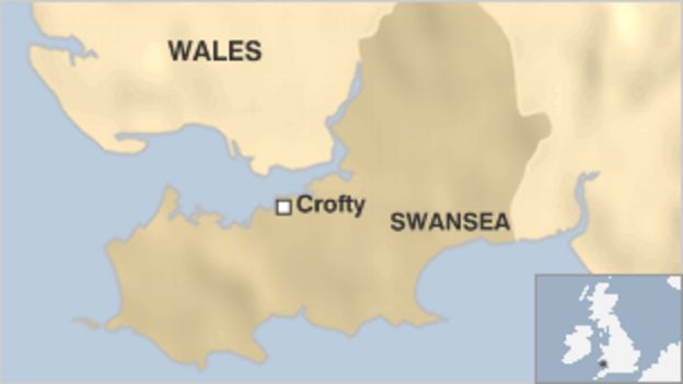 Gower: Man's body discovered at Crofty beach - BBC News