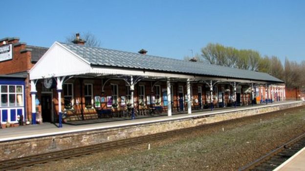 Stalybridge railway station begins month-long upgrade - BBC News