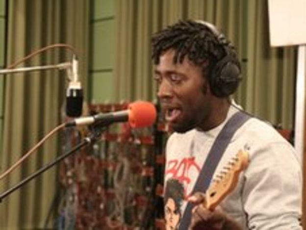 Bloc Party announce UK tour dates ahead of album release - BBC News