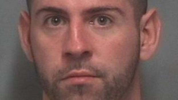 Sean Bailey jailed for Waterlooville party stab murder - BBC News