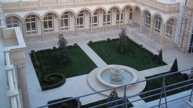 Putin's palace? A mystery Black Sea mansion fit for a tsar - BBC News