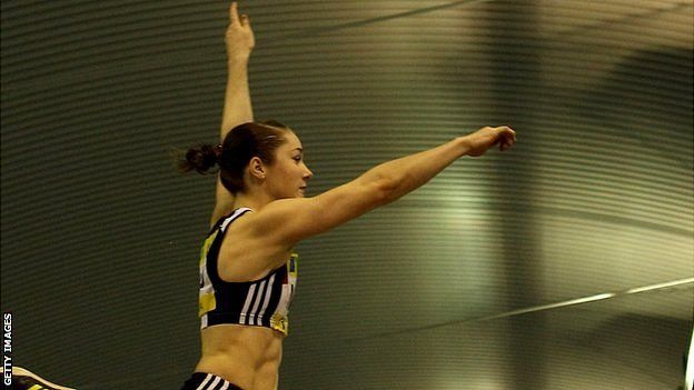 Jade Nimmo breaks longstanding Scots long jump record - BBC Sport