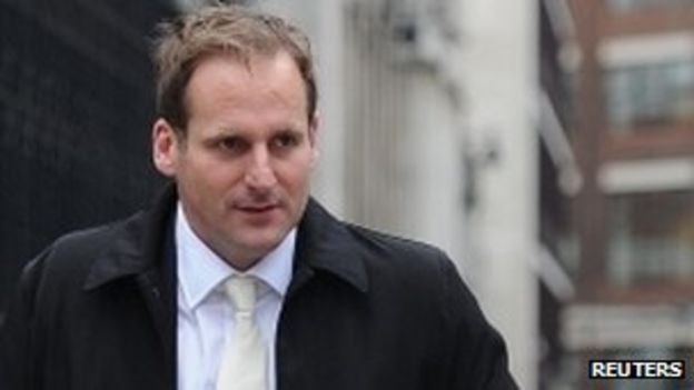 Sun royal editor Duncan Larcombe arrested in payments probe - BBC News