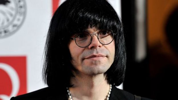 Tim Burgess on the power of listening to music ‘together, apart’ - BBC News