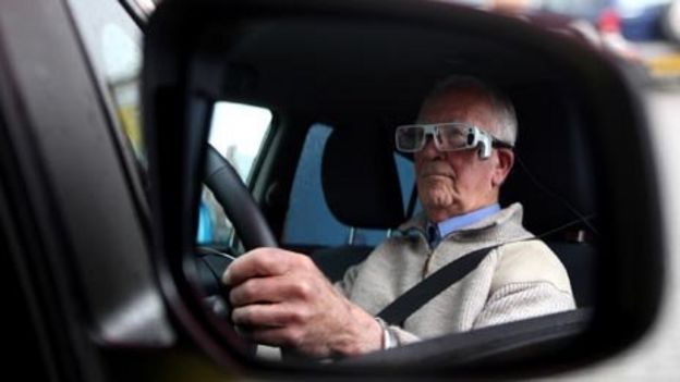 Hi-tech car aid for older drivers - BBC News