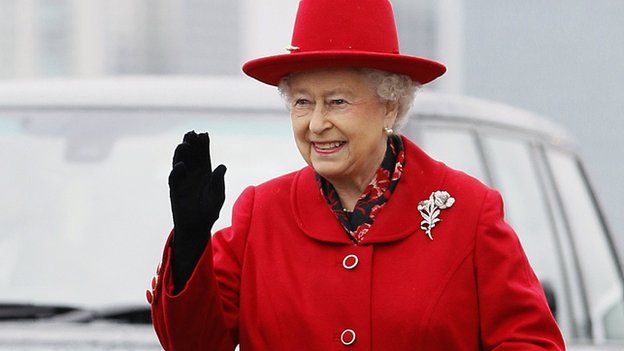 The Queen to meet the Wales Grand Slam-winning squad - BBC Newsround
