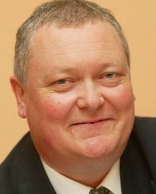 'Shock' as Tonbridge and Malling leader Mark Worrall dies - BBC News