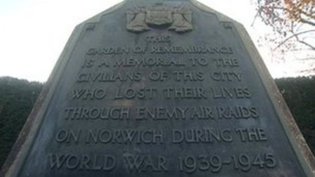 Service to remember WWII Baedeker air raids on Norwich - BBC News